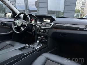 Серый Мерседес E 250 2010 в Елгава, объемом двигателя 2.20 л и пробегом 297 тыс. км за 5250 €, фото 9 на AUTOMOTO.COM.LV