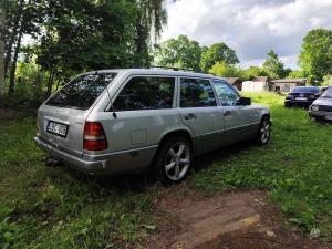 Pelēks Mercedes-Benz e-250 1995 Šauļi, ar dzinēja tilpumu 2.50 L un nobraukumu 380 tūkst. km par 2400 €, foto 6 vietnē AUTOMOTO.COM.LV