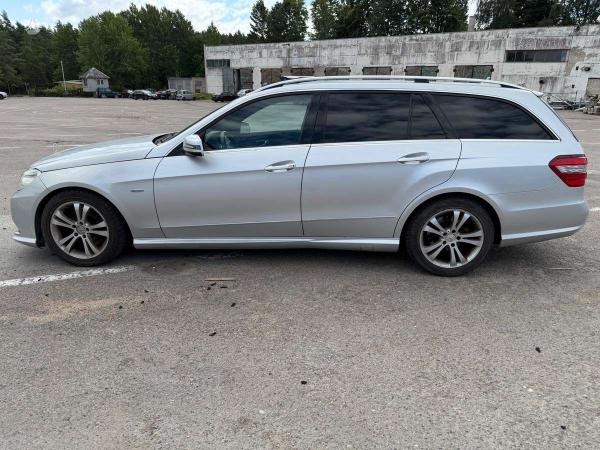 Серый Мерседес E 250 2009 в Расейняй, объемом двигателя 1.80 л и пробегом 323 тыс. км за 5300 €, фото 2 на AUTOMOTO.COM.LV