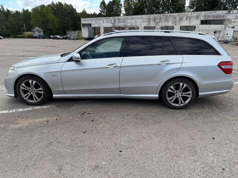 Серый Мерседес E 250 2009 в Расейняй, объемом двигателя 1.80 л и пробегом 323 тыс. км за 5300 €, фото 3 на AUTOMOTO.COM.LV