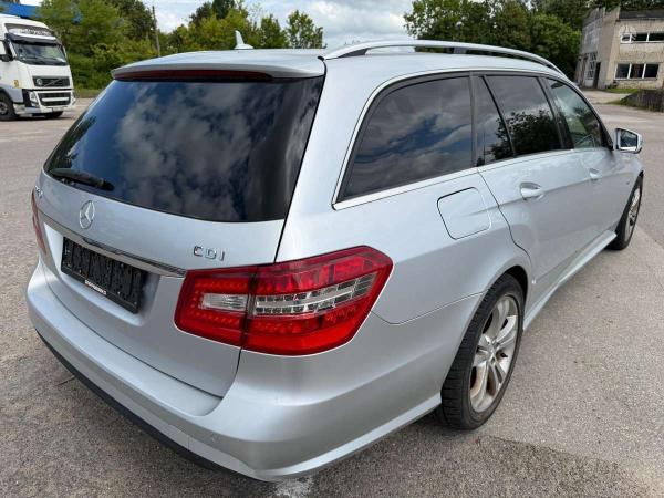 Серый Мерседес E 250 2009 в Расейняй, объемом двигателя 1.80 л и пробегом 323 тыс. км за 5300 €, фото 5 на AUTOMOTO.COM.LV