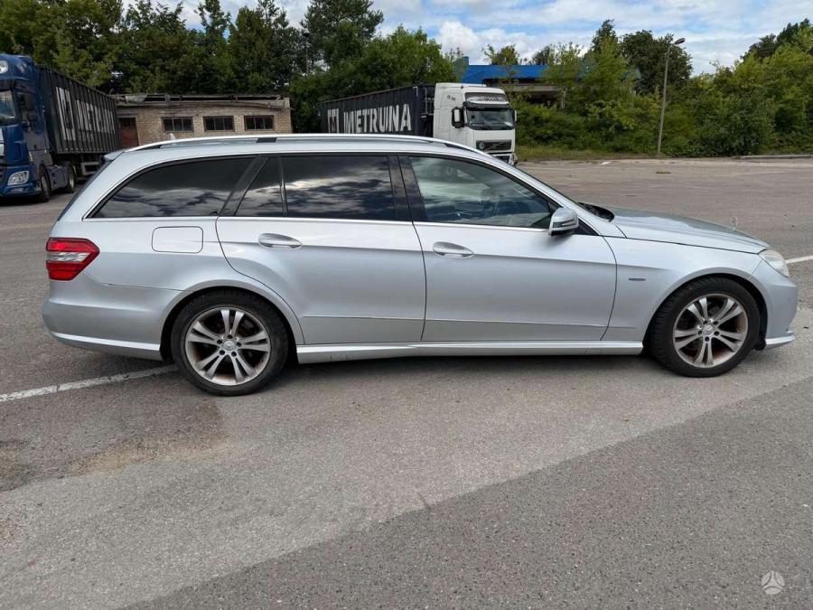 Серый Мерседес E 250 2009 в Расейняй, объемом двигателя 1.80 л и пробегом 323 тыс. км за 5300 €, фото 7 на AUTOMOTO.COM.LV
