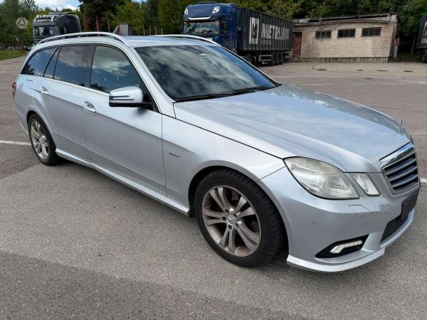 Серый Мерседес E 250 2009 в Расейняй, объемом двигателя 1.80 л и пробегом 323 тыс. км за 5300 €, фото 7 на AUTOMOTO.COM.LV