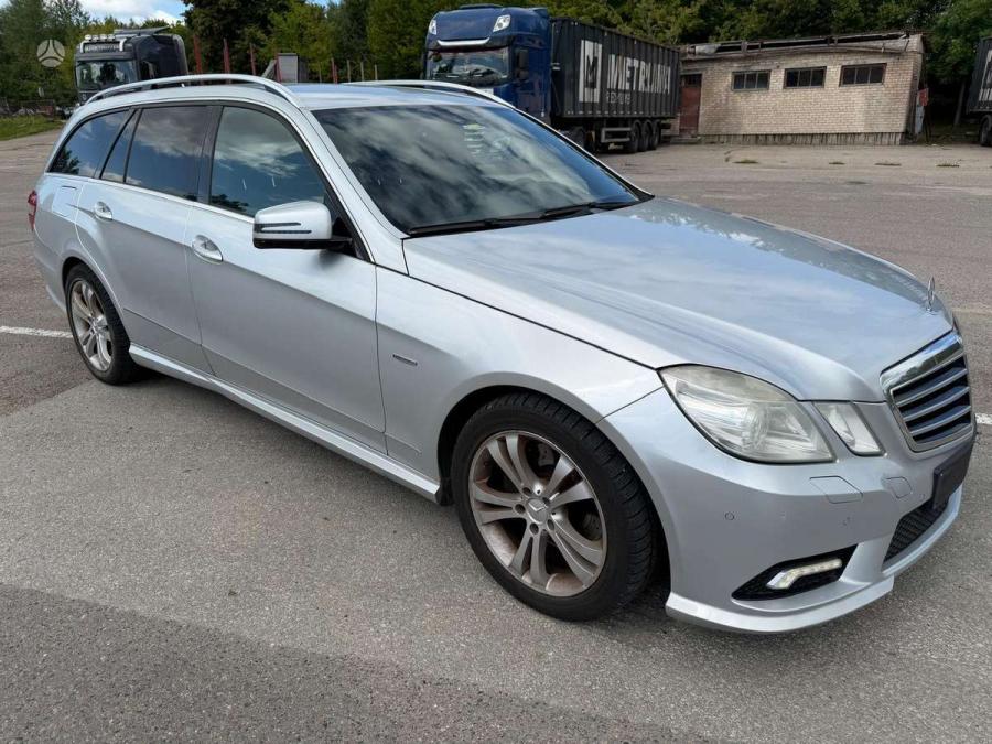 Серый Мерседес E 250 2009 в Расейняй, объемом двигателя 1.80 л и пробегом 323 тыс. км за 5300 €, фото 8 на AUTOMOTO.COM.LV