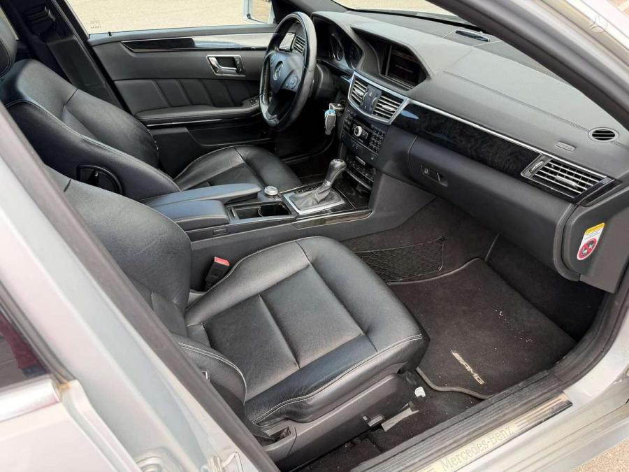 Серый Мерседес E 250 2009 в Расейняй, объемом двигателя 1.80 л и пробегом 323 тыс. км за 5300 €, фото 11 на AUTOMOTO.COM.LV