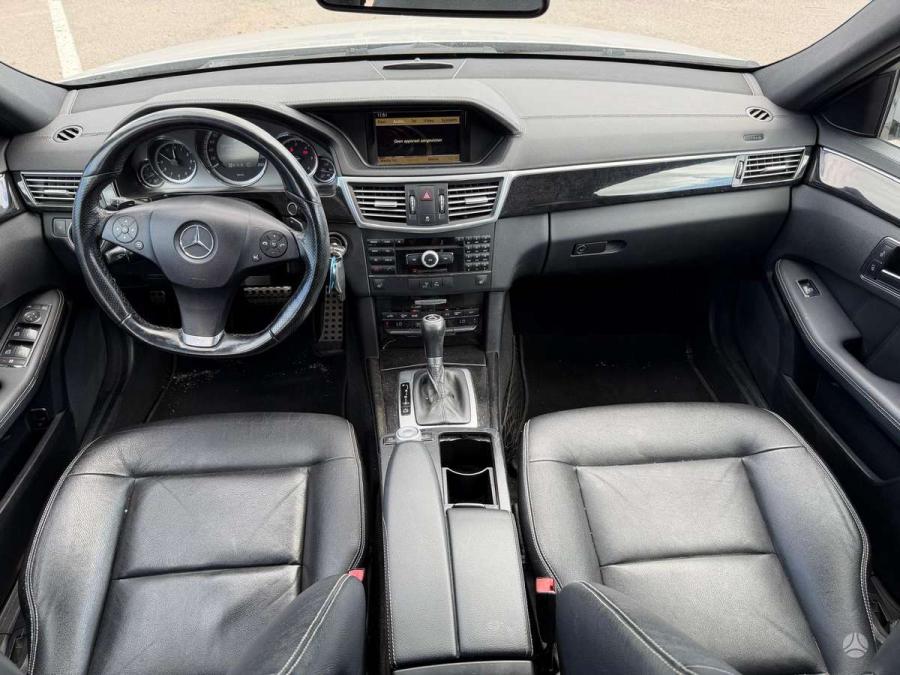 Серый Мерседес E 250 2009 в Расейняй, объемом двигателя 1.80 л и пробегом 323 тыс. км за 5300 €, фото 12 на AUTOMOTO.COM.LV