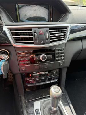 Серый Мерседес E 250 2009 в Расейняй, объемом двигателя 1.80 л и пробегом 323 тыс. км за 5300 €, фото 14 на AUTOMOTO.COM.LV