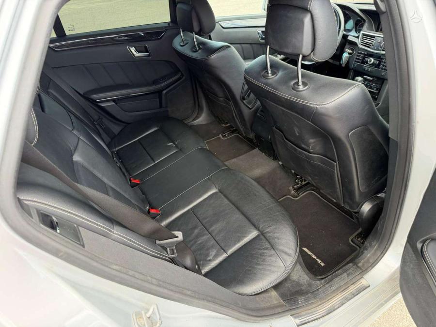 Серый Мерседес E 250 2009 в Расейняй, объемом двигателя 1.80 л и пробегом 323 тыс. км за 5300 €, фото 16 на AUTOMOTO.COM.LV