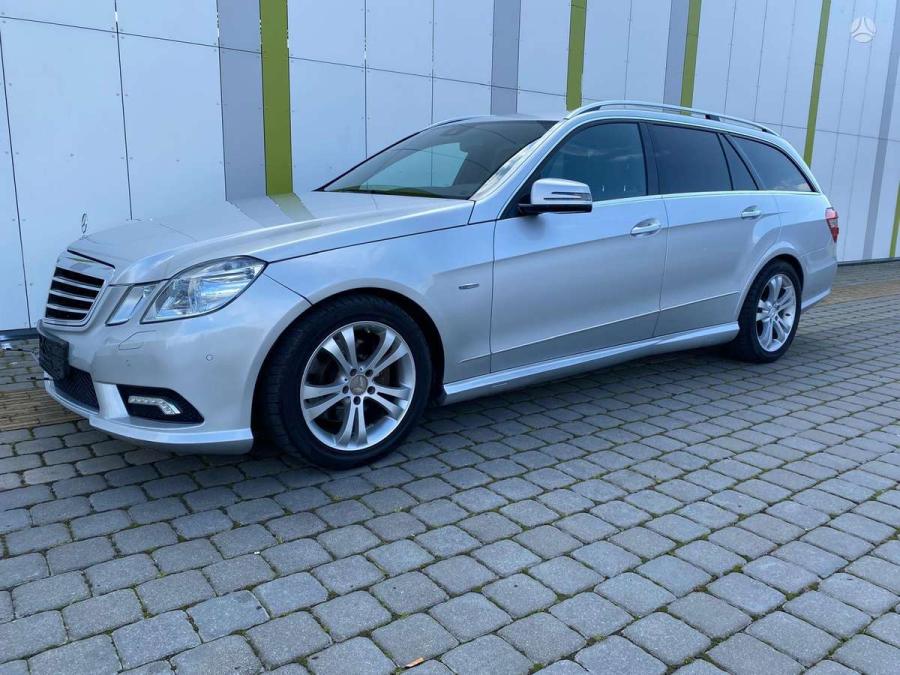 Grey Mercedes-Benz e-250 2009 in Raseiniai, with an engine capacity of 2.20 L and mileage of 323 thousand km for 5500 €, photo 1 on AUTOMOTO.COM.LV