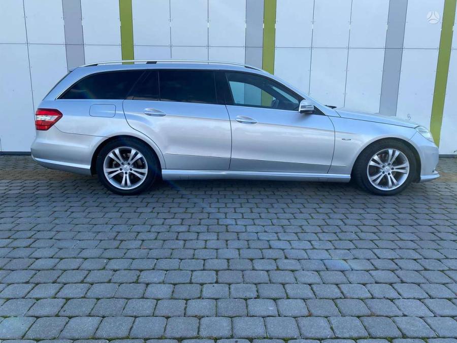 Grey Mercedes-Benz e-250 2009 in Raseiniai, with an engine capacity of 2.20 L and mileage of 323 thousand km for 5500 €, photo 7 on AUTOMOTO.COM.LV