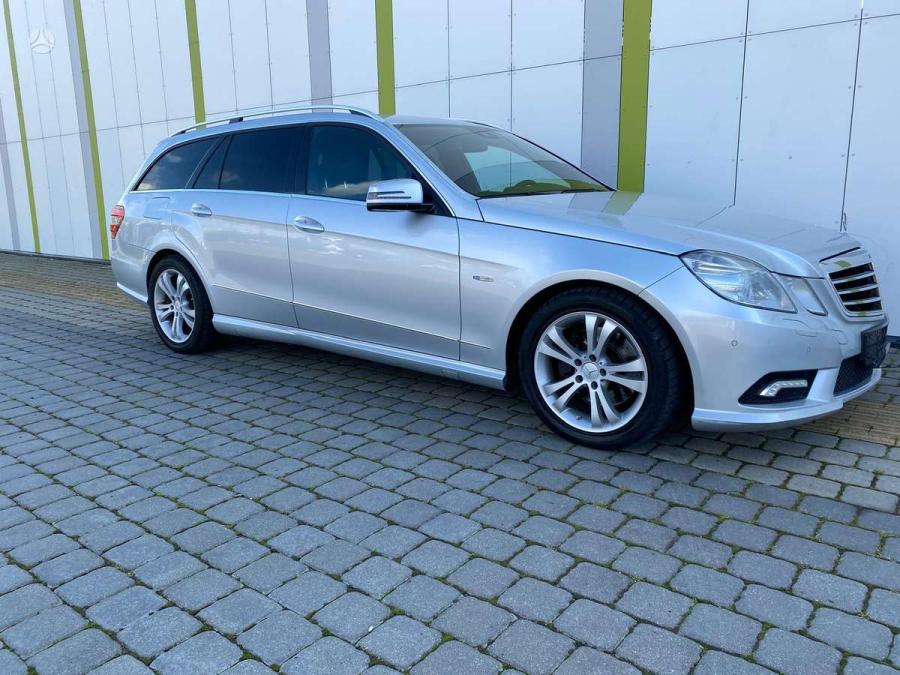 Grey Mercedes-Benz e-250 2009 in Raseiniai, with an engine capacity of 2.20 L and mileage of 323 thousand km for 5500 €, photo 8 on AUTOMOTO.COM.LV