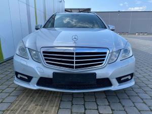Grey Mercedes-Benz e-250 2009 in Raseiniai, with an engine capacity of 2.20 L and mileage of 323 thousand km for 5500 €, photo 9 on AUTOMOTO.COM.LV