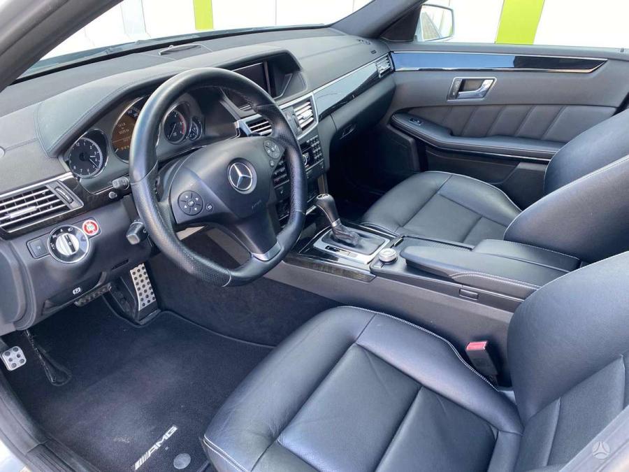 Grey Mercedes-Benz e-250 2009 in Raseiniai, with an engine capacity of 2.20 L and mileage of 323 thousand km for 5500 €, photo 10 on AUTOMOTO.COM.LV