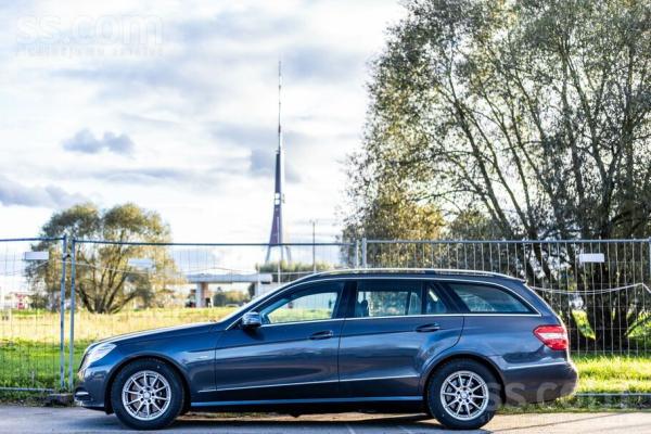 Pelēks Mercedes-Benz e-250 2010 Rīga, ar dzinēja tilpumu 2.20 L un nobraukumu 232 tūkst. km par 6990 €, foto 4 vietnē AUTOMOTO.COM.LV