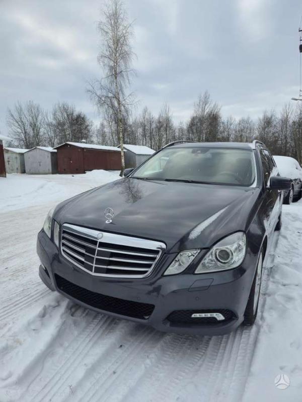 Grey Mercedes-Benz e-250 2010 in Siauliai, with an engine capacity of 2.20 L and mileage of 340 thousand km for 7700 €, photo 1 on AUTOMOTO.COM.LV