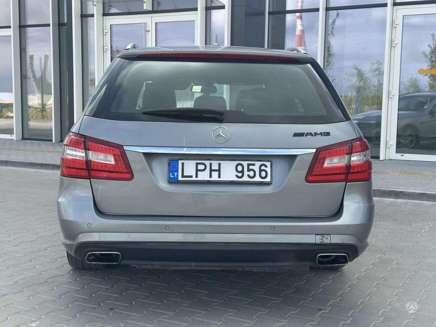 Pelēks Mercedes-Benz e-250 2010 Viļņa, ar dzinēja tilpumu 2.14 L un nobraukumu 383 tūkst. km par 4800 €, foto 6 vietnē AUTOMOTO.COM.LV