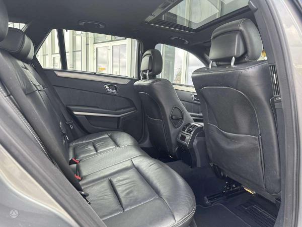 Pelēks Mercedes-Benz e-250 2010 Viļņa, ar dzinēja tilpumu 2.14 L un nobraukumu 383 tūkst. km par 4800 €, foto 10 vietnē AUTOMOTO.COM.LV