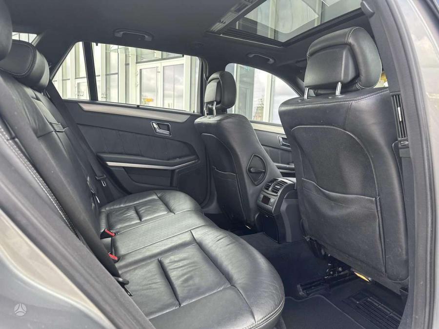 Pelēks Mercedes-Benz e-250 2010 Viļņa, ar dzinēja tilpumu 2.14 L un nobraukumu 383 tūkst. km par 4800 €, foto 11 vietnē AUTOMOTO.COM.LV