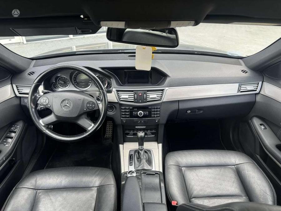 Pelēks Mercedes-Benz e-250 2010 Viļņa, ar dzinēja tilpumu 2.14 L un nobraukumu 383 tūkst. km par 4800 €, foto 14 vietnē AUTOMOTO.COM.LV