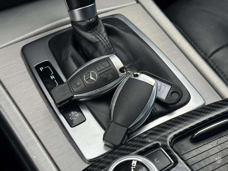 Pelēks Mercedes-Benz e-250 2010 Viļņa, ar dzinēja tilpumu 2.14 L un nobraukumu 383 tūkst. km par 4800 €, foto 15 vietnē AUTOMOTO.COM.LV