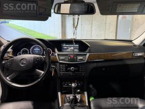 Grey Mercedes-Benz e-250 2010 in Riga, with an engine capacity of 2.50 L and mileage of 350 thousand km for 5000 €, photo 7 on AUTOMOTO.COM.LV
