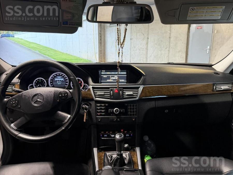 Grey Mercedes-Benz e-250 2010 in Riga, with an engine capacity of 2.50 L and mileage of 350 thousand km for 5000 €, photo 7 on AUTOMOTO.COM.LV