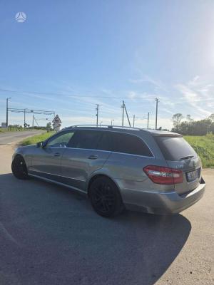 Серый Мерседес E 250 2011 в Ионава, объемом двигателя 2.20 л и пробегом 293 тыс. км за 8500 €, фото 3 на AUTOMOTO.COM.LV