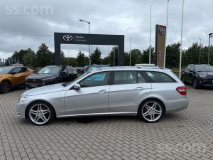 Grey Mercedes-Benz e-250 2011 in Liepaja, with an engine capacity of 2.20 L and mileage of 325 thousand km for 7400 €, photo 3 on AUTOMOTO.COM.LV