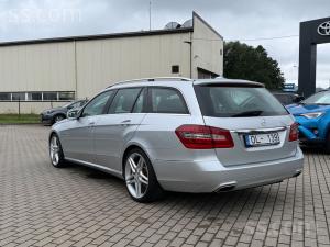 Grey Mercedes-Benz e-250 2011 in Liepaja, with an engine capacity of 2.20 L and mileage of 325 thousand km for 7400 €, photo 4 on AUTOMOTO.COM.LV