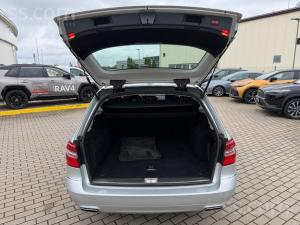 Grey Mercedes-Benz e-250 2011 in Liepaja, with an engine capacity of 2.20 L and mileage of 325 thousand km for 7400 €, photo 10 on AUTOMOTO.COM.LV