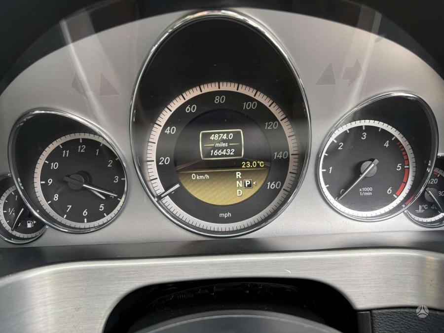Серый Мерседес E 250 2012 в Паневежис, объемом двигателя 0.00 л и пробегом 260 тыс. км за 2999 €, фото 7 на AUTOMOTO.COM.LV