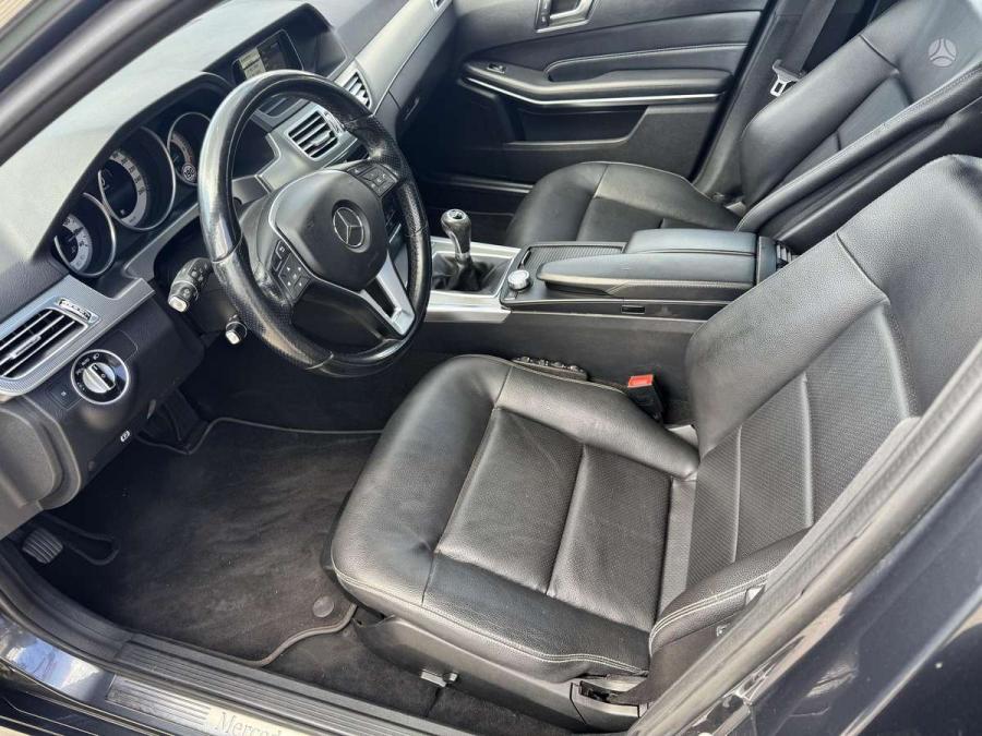 Pelēks Mercedes-Benz e-250 2013 Šauļi, ar dzinēja tilpumu 2.14 L un nobraukumu 300 tūkst. km par 8950 €, foto 11 vietnē AUTOMOTO.COM.LV