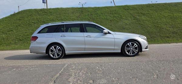 Grey Mercedes-Benz e-250 2016 in Vilnius, with an engine capacity of 2.50 L and mileage of 308 thousand km for 11200 €, photo 5 on AUTOMOTO.COM.LV