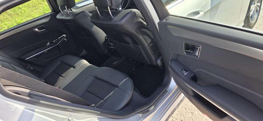 Pelēks Mercedes-Benz e-250 2016 Viļņa, ar dzinēja tilpumu 2.50 L un nobraukumu 308 tūkst. km par 11200 €, foto 16 vietnē AUTOMOTO.COM.LV