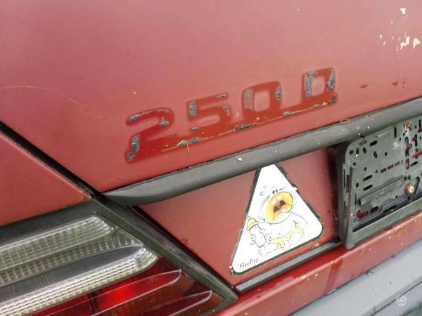 Sarkans Mercedes-Benz e-250 1988 Ignalina, ar dzinēja tilpumu 2.50 L un nobraukumu 350 tūkst. km par 1100 €, foto 5 vietnē AUTOMOTO.COM.LV