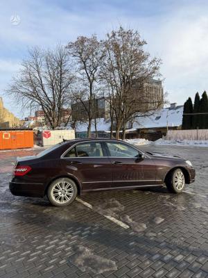 Red Mercedes-Benz e-250 2012 in Vilnius, with an engine capacity of 2.14 L and mileage of 221 thousand km for 9200 €, photo 6 on AUTOMOTO.COM.LV