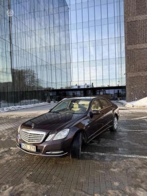 Red Mercedes-Benz e-250 2012 in Vilnius, with an engine capacity of 2.14 L and mileage of 221 thousand km for 9200 €, photo 20 on AUTOMOTO.COM.LV