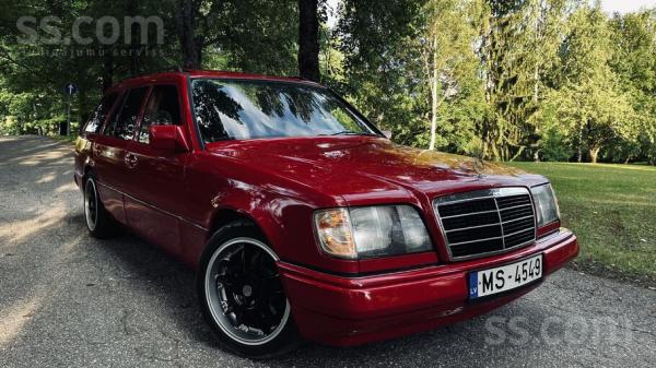 Red Mercedes-Benz e-250 1994 in Cesis, with an engine capacity of 2.50 L and mileage of 340 thousand km for 5500 €, photo 3 on AUTOMOTO.COM.LV