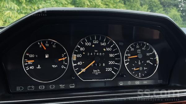 Red Mercedes-Benz e-250 1994 in Cesis, with an engine capacity of 2.50 L and mileage of 340 thousand km for 5500 €, photo 8 on AUTOMOTO.COM.LV
