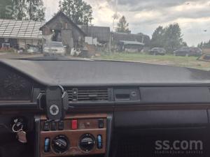 Mercedes-Benz e-250 1991 Rīga, ar dzinēja tilpumu 2.50 L un nobraukumu 692 tūkst. km par 1950 €, foto 4 vietnē AUTOMOTO.COM.LV