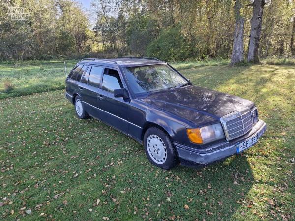 Мерседес E 250 1994 в Шилале, объемом двигателя 2.50 л и пробегом 300 тыс. км за 1000 €, фото 1 на AUTOMOTO.COM.LV