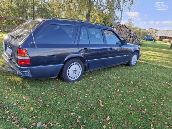 Мерседес E 250 1994 в Шилале, объемом двигателя 2.50 л и пробегом 300 тыс. км за 1000 €, фото 3 на AUTOMOTO.COM.LV