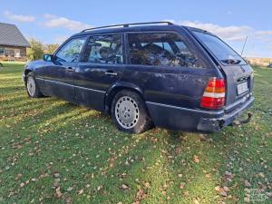 Мерседес E 250 1994 в Шилале, объемом двигателя 2.50 л и пробегом 300 тыс. км за 1000 €, фото 4 на AUTOMOTO.COM.LV