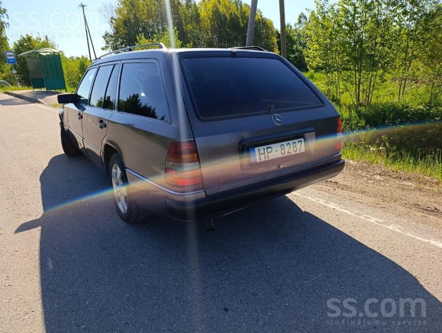 Violets Mercedes-Benz e-250 1993 Gulbene, ar dzinēja tilpumu 2.50 L un nobraukumu 478 tūkst. km par 2100 €, foto 3 vietnē AUTOMOTO.COM.LV