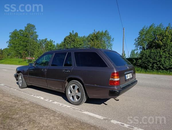 Violets Mercedes-Benz e-250 1993 Gulbene, ar dzinēja tilpumu 2.50 L un nobraukumu 478 tūkst. km par 2100 €, foto 5 vietnē AUTOMOTO.COM.LV