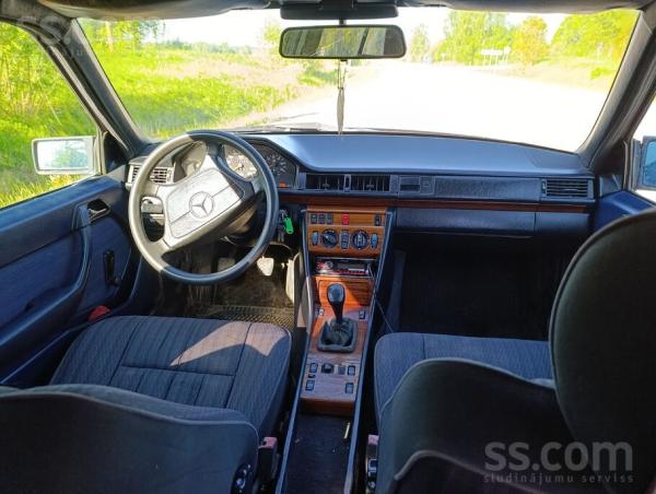 Violets Mercedes-Benz e-250 1993 Gulbene, ar dzinēja tilpumu 2.50 L un nobraukumu 478 tūkst. km par 2100 €, foto 8 vietnē AUTOMOTO.COM.LV