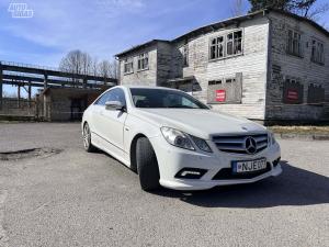 White Mercedes-Benz e-250 2009 in Silute, with an engine capacity of 2.10 L and mileage of 324 thousand km for 8100 €, photo 5 on AUTOMOTO.COM.LV