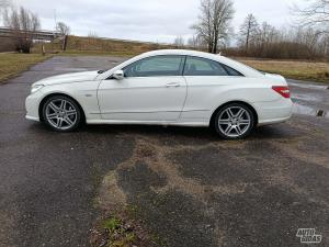 White Mercedes-Benz e-250 2009 in Silute, with an engine capacity of 2.10 L and mileage of 324 thousand km for 8100 €, photo 11 on AUTOMOTO.COM.LV
