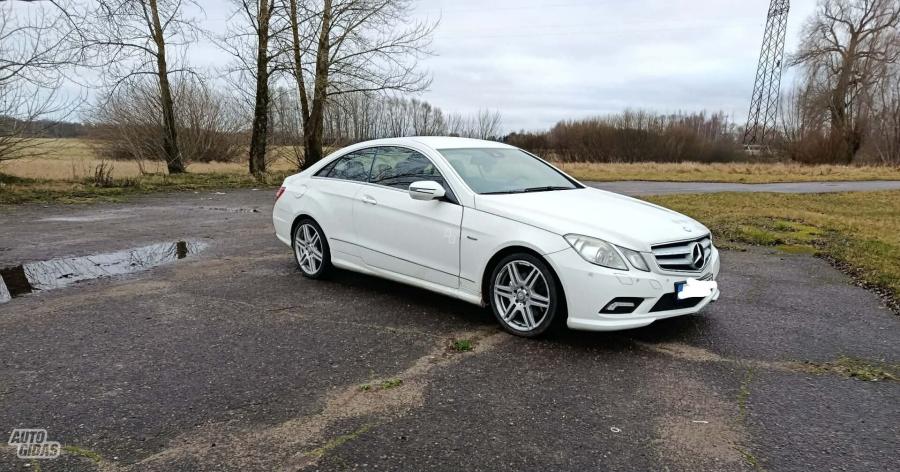 White Mercedes-Benz e-250 2009 in Silute, with an engine capacity of 2.10 L and mileage of 324 thousand km for 8100 €, photo 12 on AUTOMOTO.COM.LV