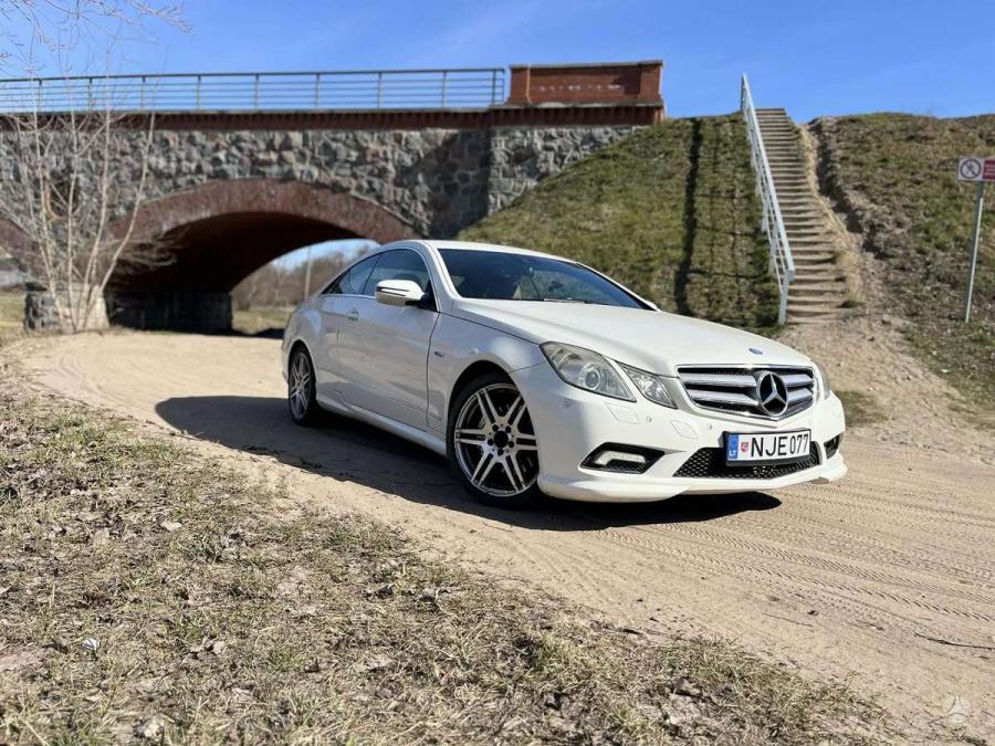 Balts Mercedes-Benz e-250 2009 Šilutė, ar dzinēja tilpumu 2.14 L un nobraukumu 328 tūkst. km par 7500 €, foto 1 vietnē AUTOMOTO.COM.LV
